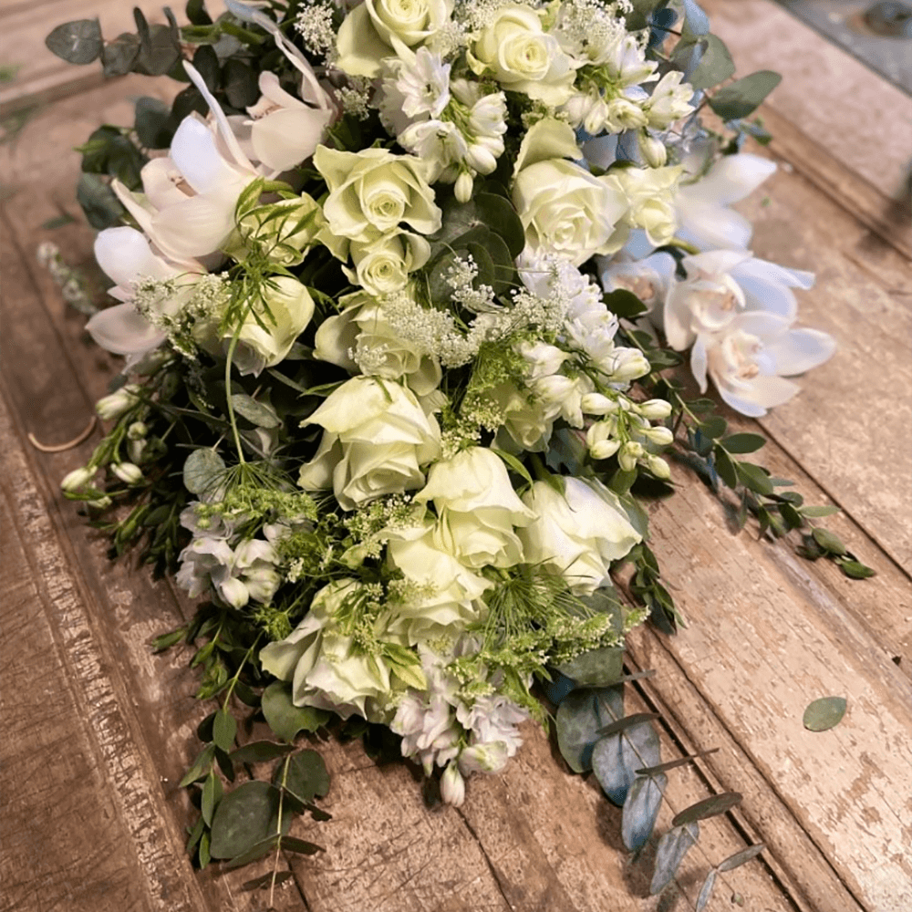 Klassiske hvide blomster » Blomsterbinderiet Kongsbro